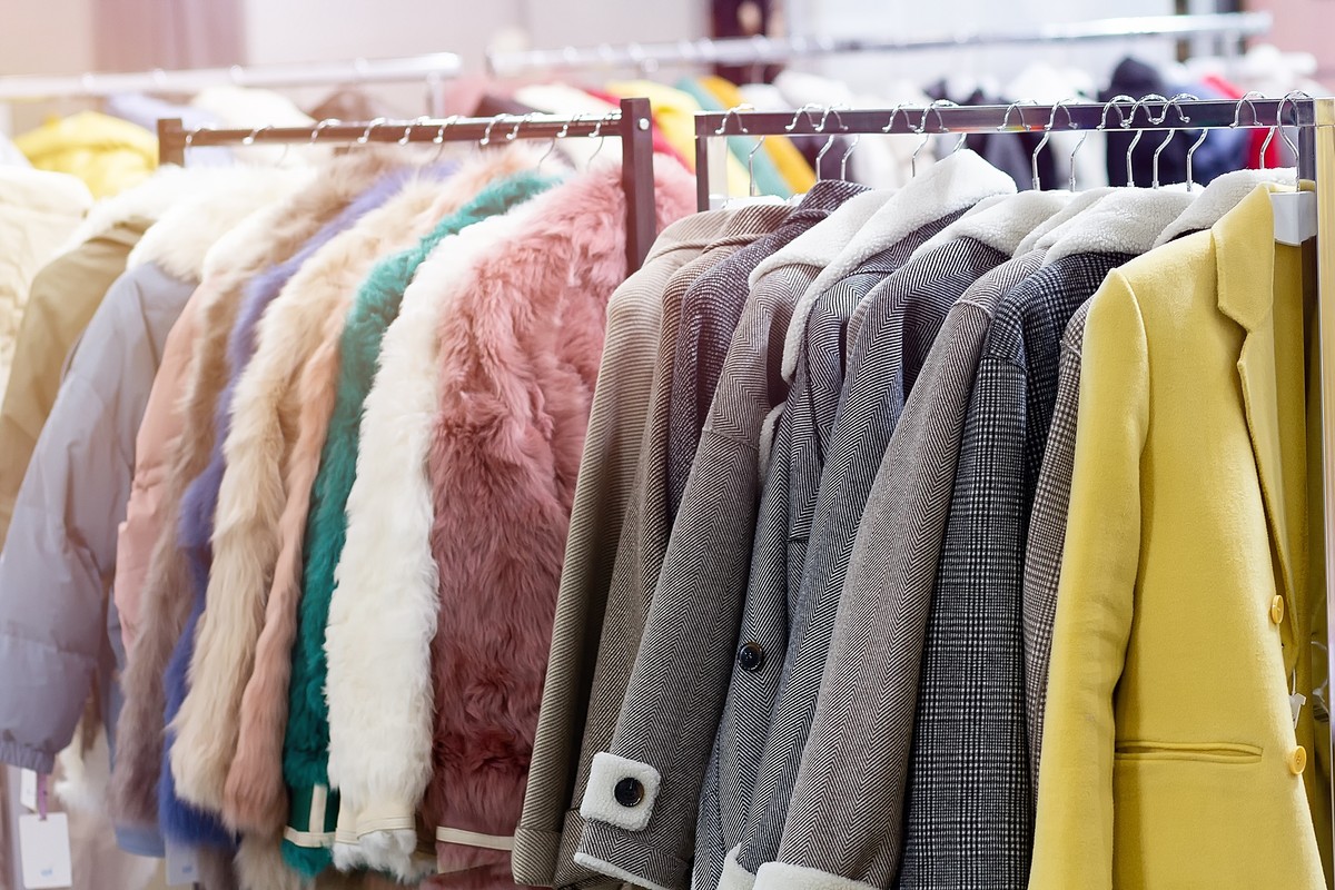 The clothing brand announces bankruptcy after 40 years. 300 stores to ...