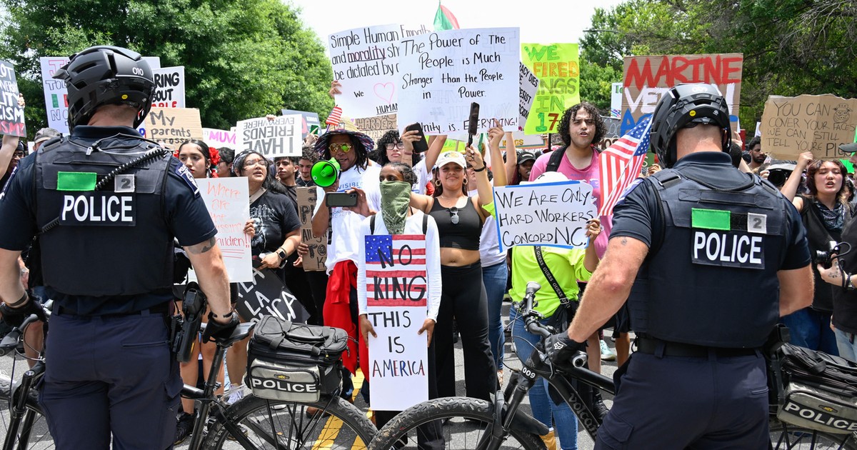 “You have to run quickly!” The police are brutally dealing with ...