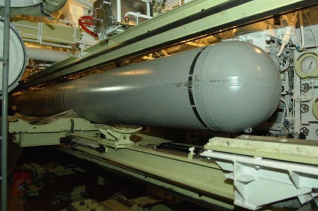 VIDEO Russia just launched a new type of submarine capable of launching ...